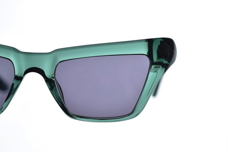 何故〈UNIQUE DESIGN MILANO〉が新鮮に感じるのか？｜blinc（眼鏡店 ブリンク外苑前、ブリンクベース）