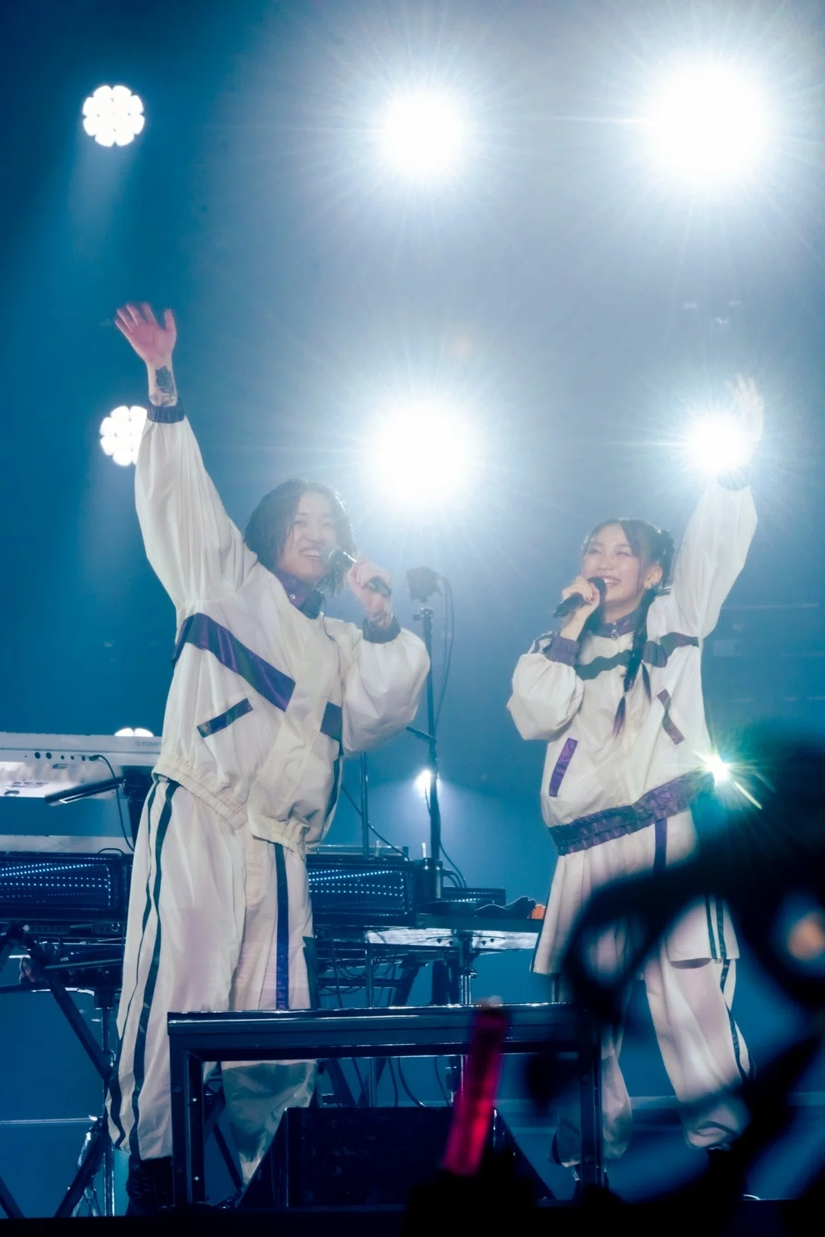 宇宙船から見えた、手作りの夢の世界 | YOASOBI ARENA TOUR 2023 “電光石火” 神奈川 追加公演Day2公式レポート ...