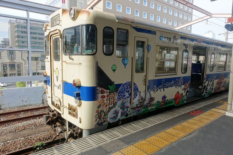 【呼子】男たちがぶつかり合う伝統の大綱引き＆透き通るイカ 国内旅行記・佐賀編Vol.4｜Tsuchinoco：ローファー旅