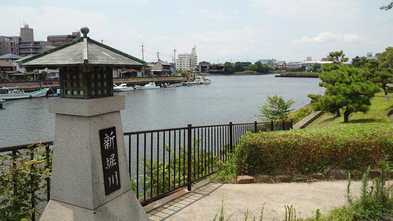 陸橋に空いたトンネルを抜けると、、、｜HRSD-note