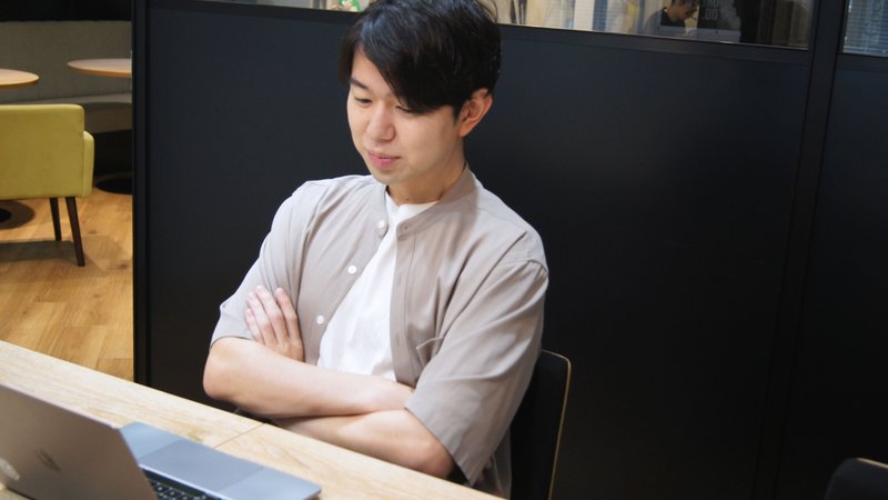 幅広い領域で10事業を運営するベンチャー企業の社長ってどんな人？CEO田中の生態にせまる！｜aisaac