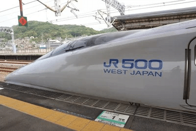 ハローキティ新幹線に乗る。500系がピンク色に!?｜ryokichi