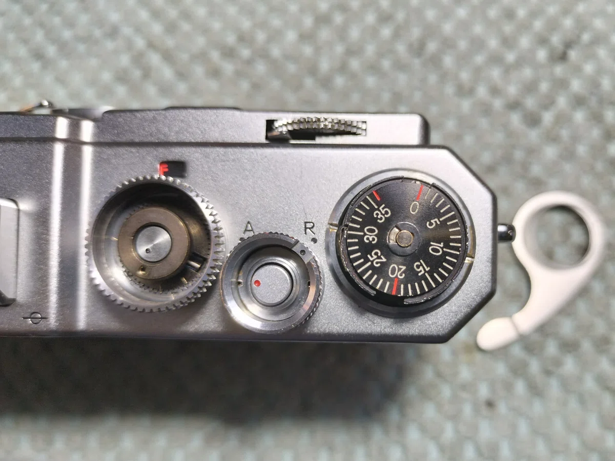 Nikon SPの分解｜フィルムカメラ修理のアクアカメラ
