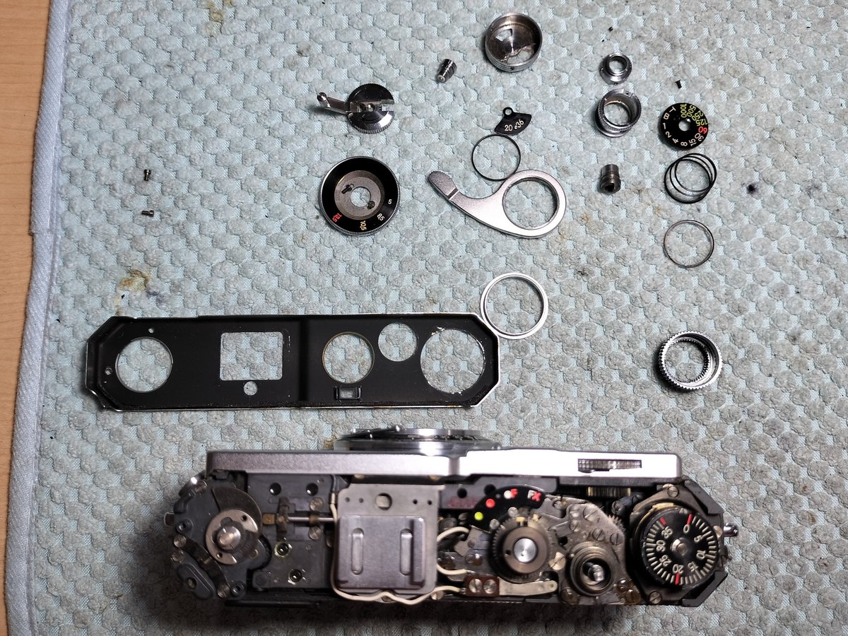 Nikon SPの分解｜フィルムカメラ修理のアクアカメラ