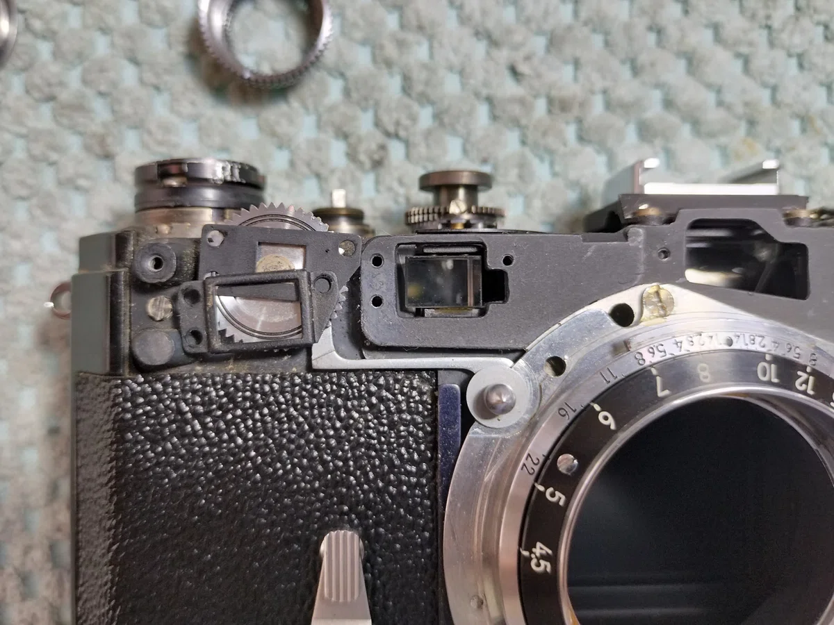 Nikon SPの分解｜フィルムカメラ修理のアクアカメラ
