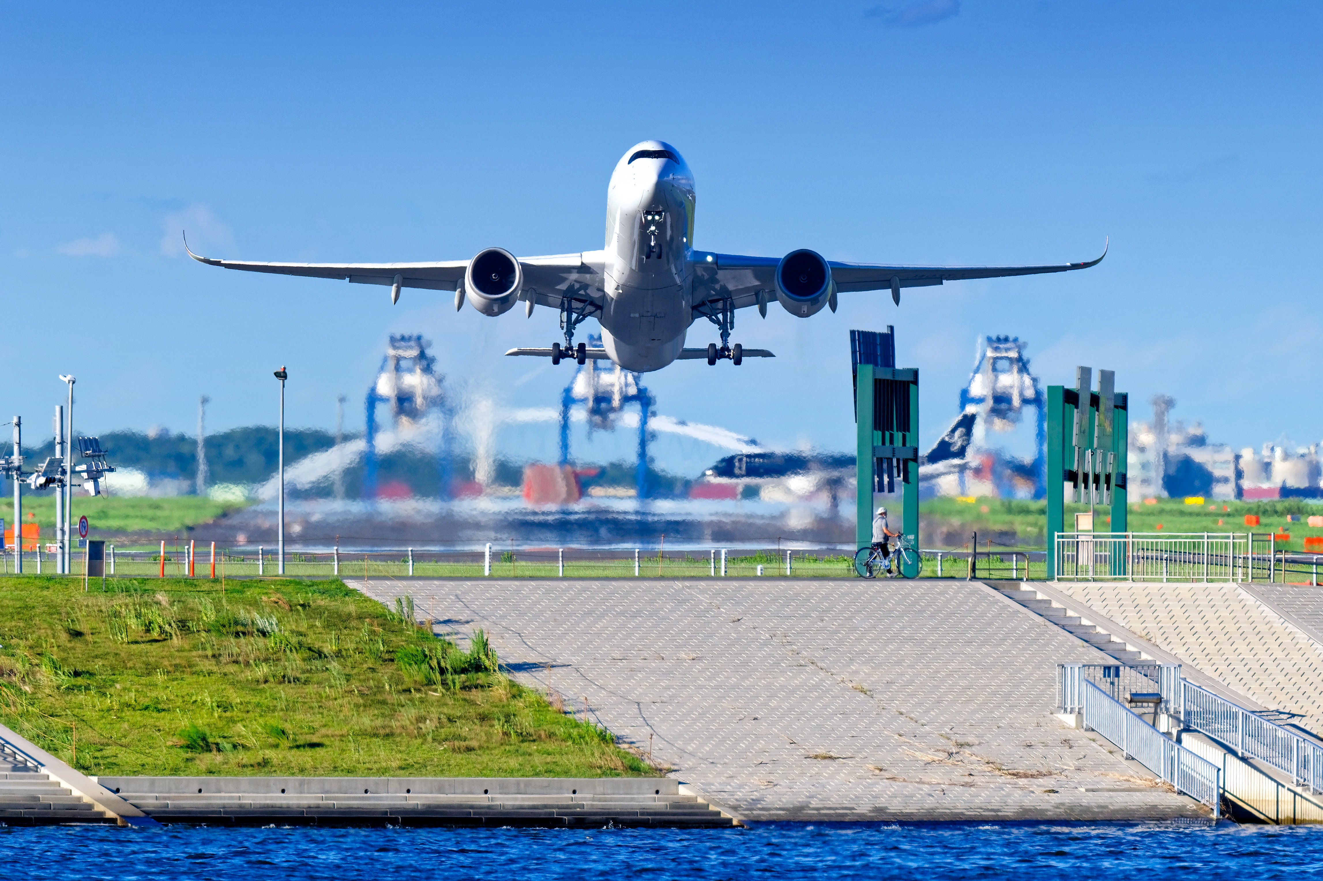 ☆とりあえず歩く！！｜Fred☆Aoki / 航空機ロマン