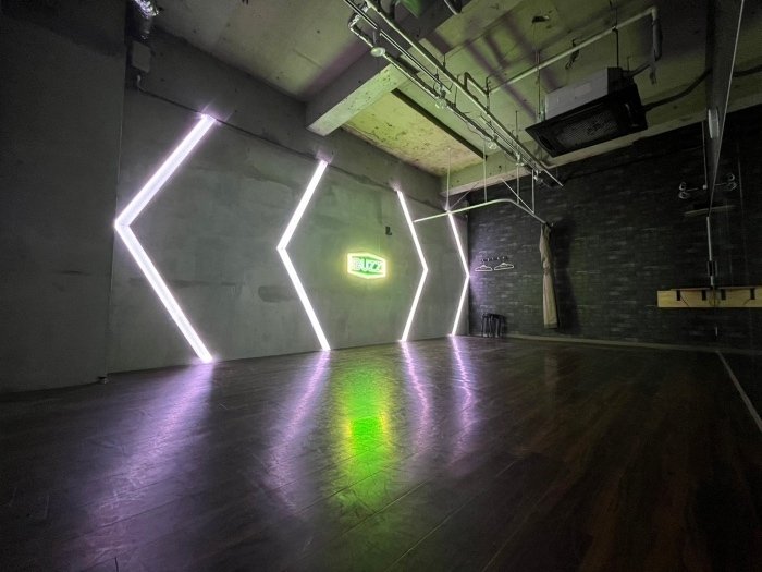 デザインLEDライト特集 -スタジオBUZZ-｜STUDIO BUZZ -レンタルダンススタジオ-