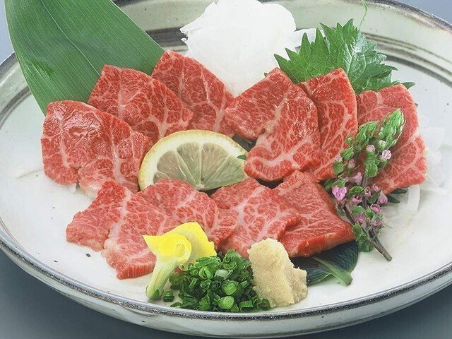 ザ・くまもとガストロノミー！超フレッシュな馬刺しは驚愕のおいしさ｜Hugmeg公式note