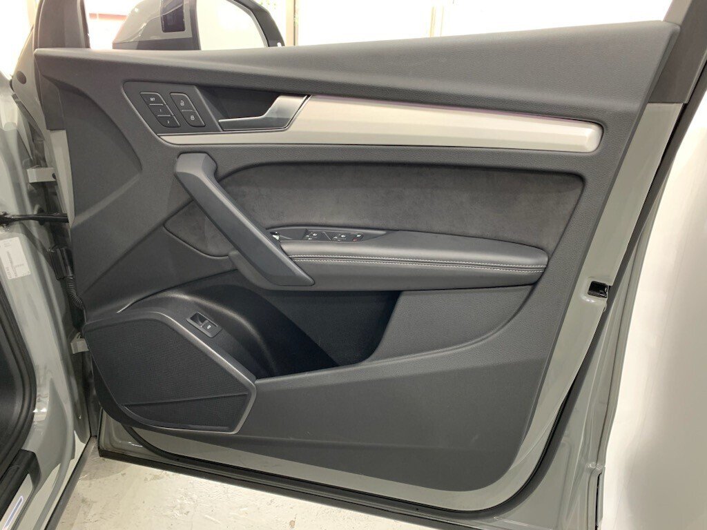 アウディQ5 ドア内張り取り外し方｜naka-yoshi