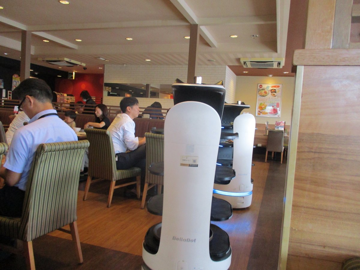 配膳ロボットNOW （ファミレス編）｜GEnKU