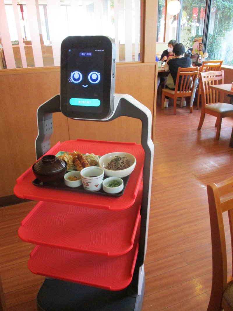 配膳ロボットNOW （ファミレス編）｜GEnKU