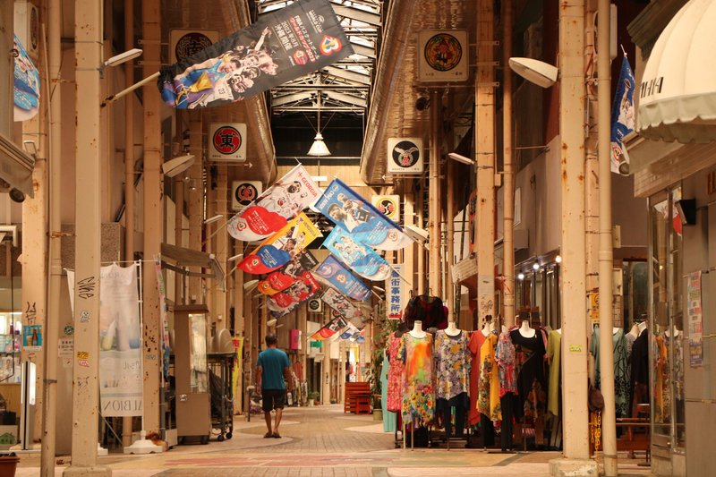 『X-BORDER KOZA』のある街 ～コザで交わる「マチ」「ミチ」「メシ」～｜X-BORDER（クロスボーダー）