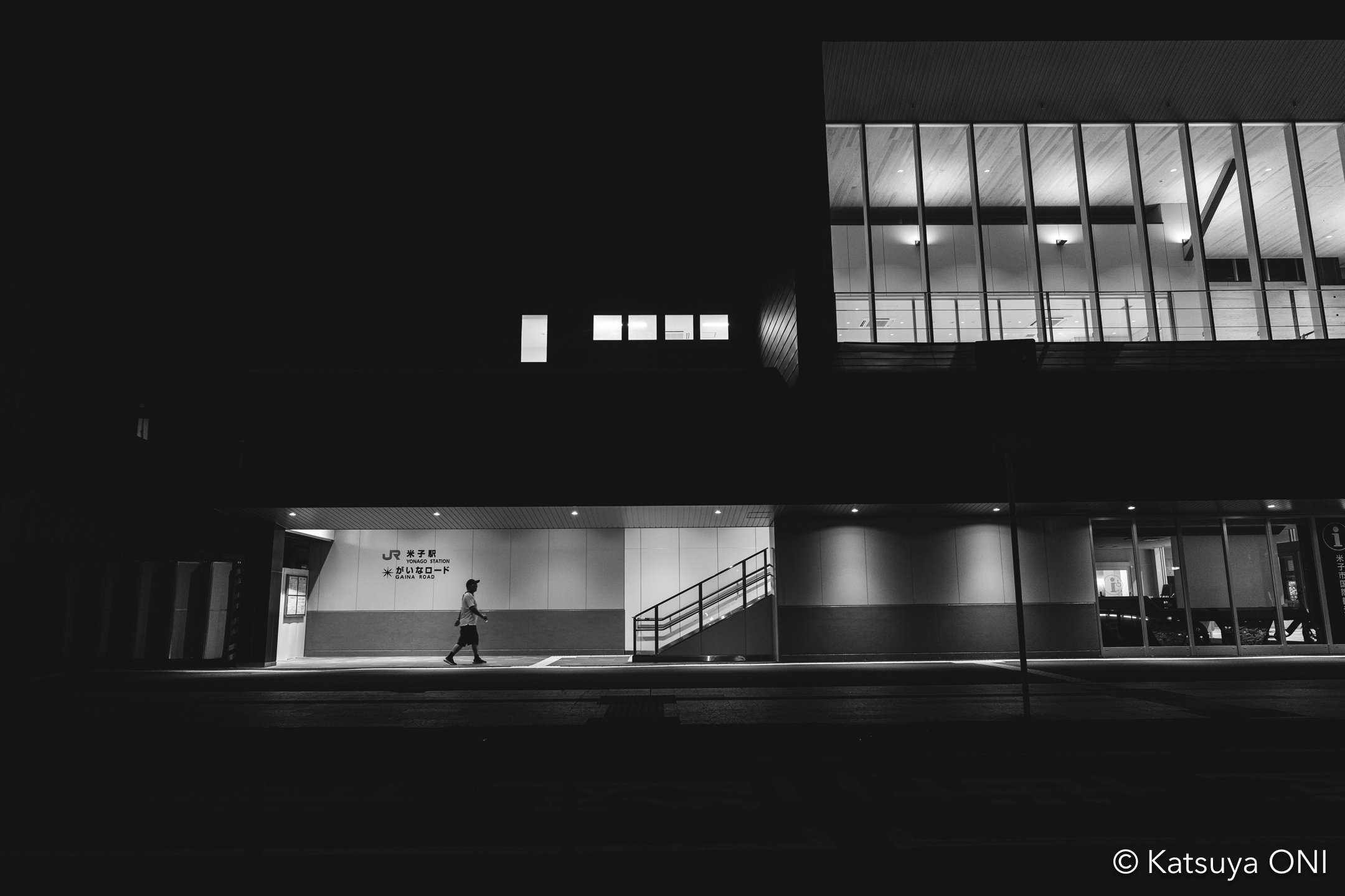 深夜の米子駅【スナップ写真】｜Katsuya ONI