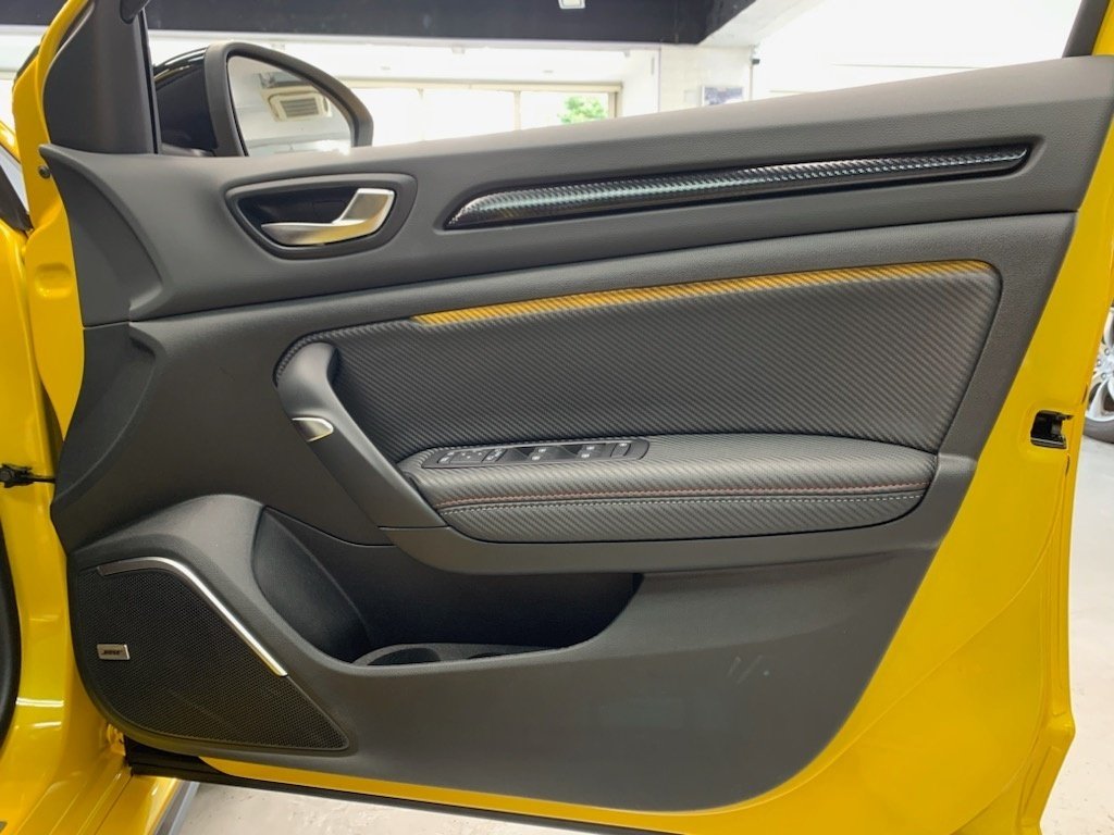 ルノー メガーヌ（4代目） ドア内張り取り外し方｜naka-yoshi