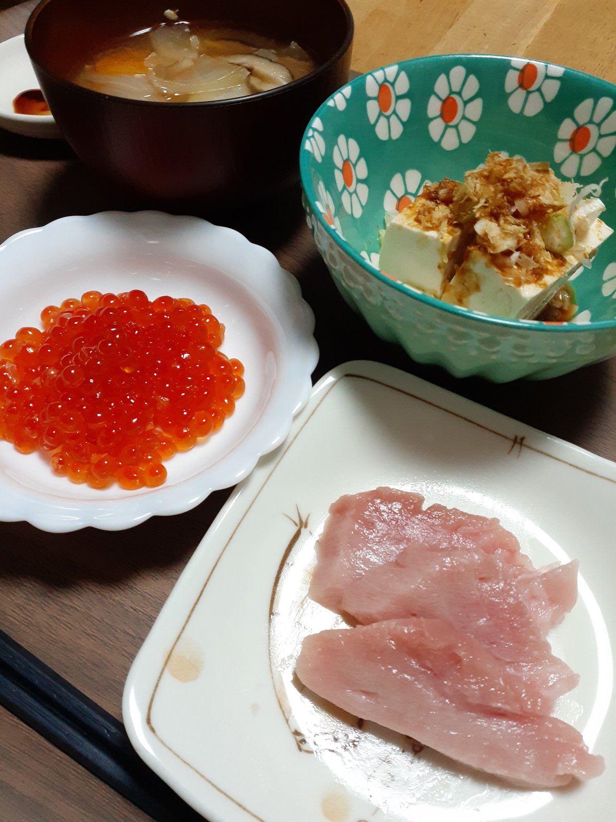 『みなみまぐろのお刺身(塩分0.2g)&いくら(同0.5g)』｜guttyo