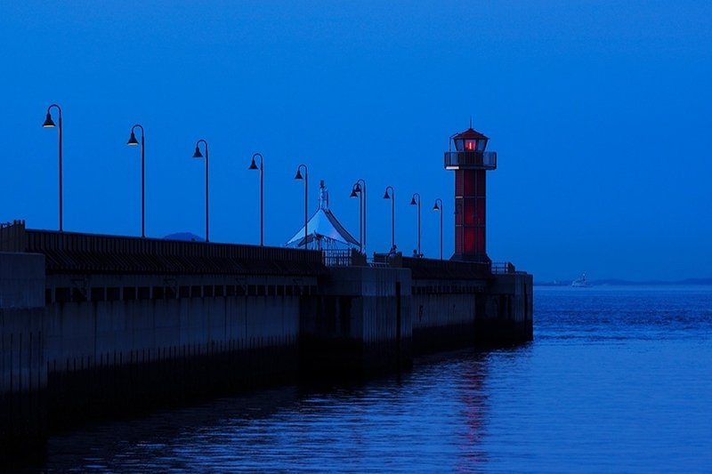 高松港玉藻防波堤灯台｜k-oka