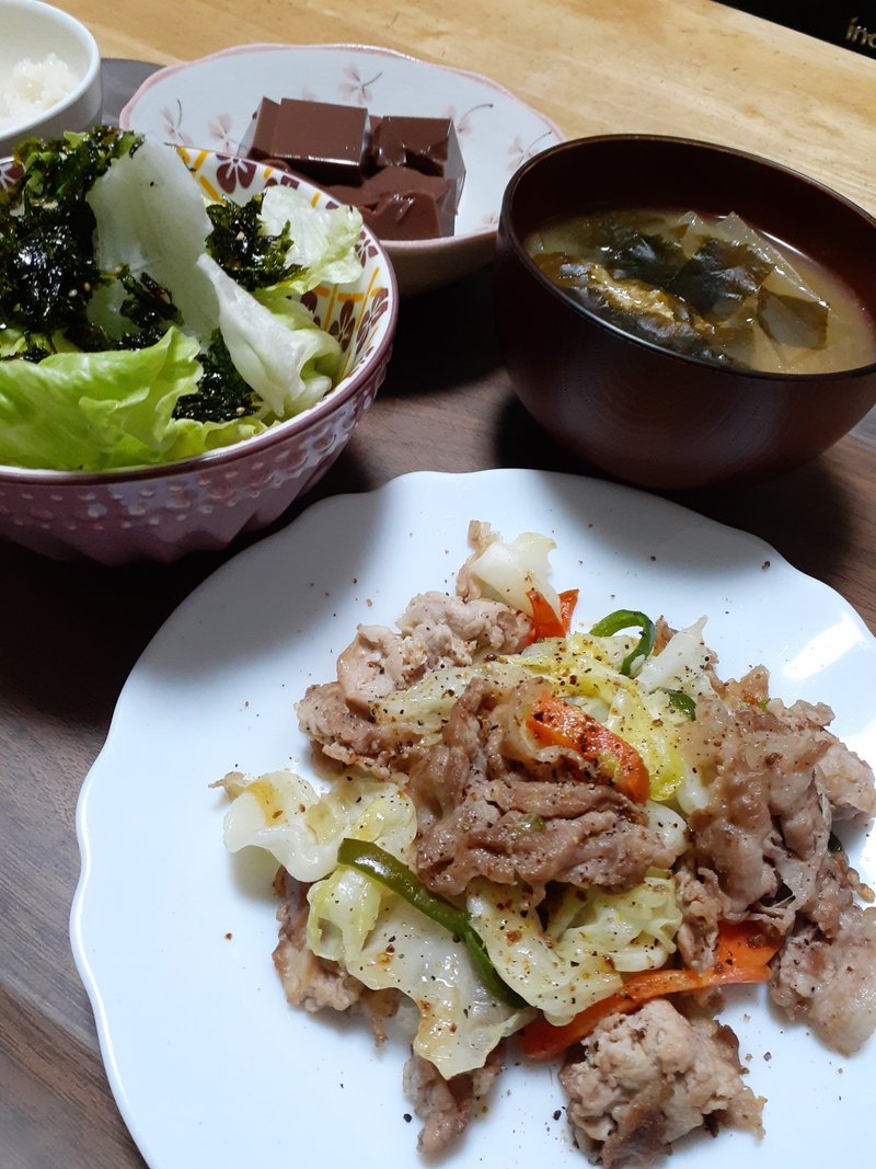 『肉野菜炒め』(塩分0.6g)｜guttyo