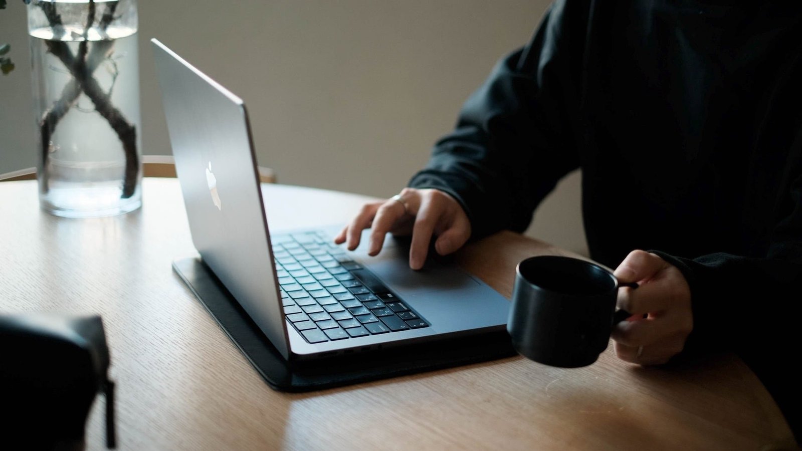 今日も『Mac』と共に！｜Koki/ Video creator