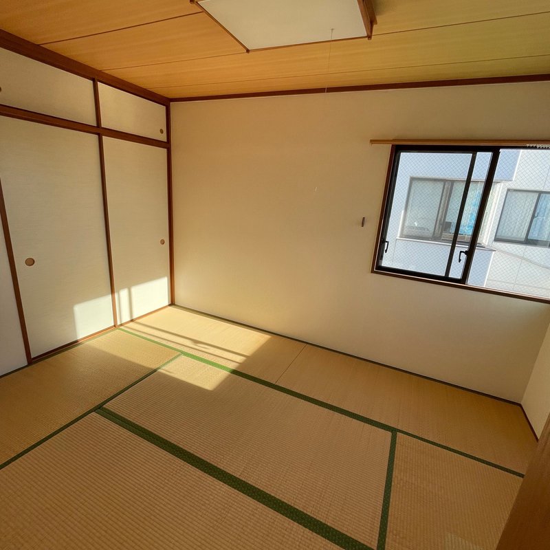 【ここって日本なの！？】これ全部家家家家、いえ！?｜RoomPaのお姉さん