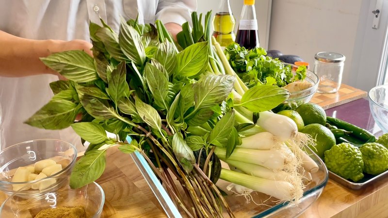 11種類のハーブとスパイスでグリーンカレー（ペースト編）｜chef ichi