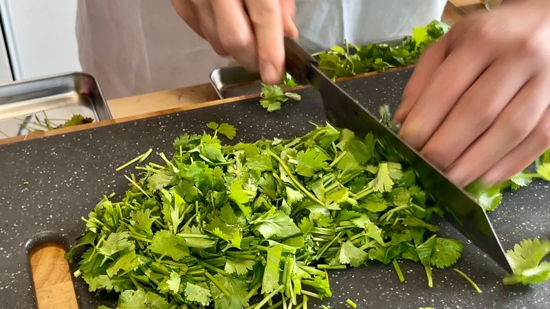 11種類のハーブとスパイスでグリーンカレー（ペースト編）｜chef ichi