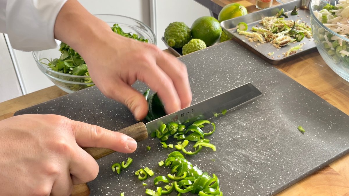 11種類のハーブとスパイスでグリーンカレー（ペースト編）｜chef ichi