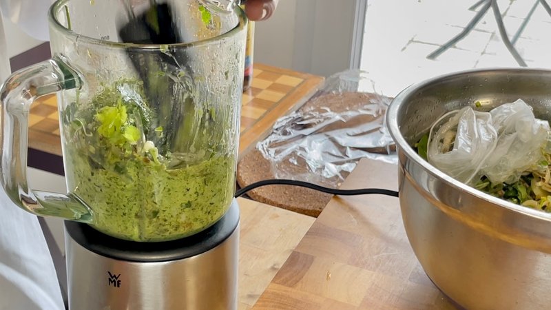 11種類のハーブとスパイスでグリーンカレー（ペースト編）｜chef ichi