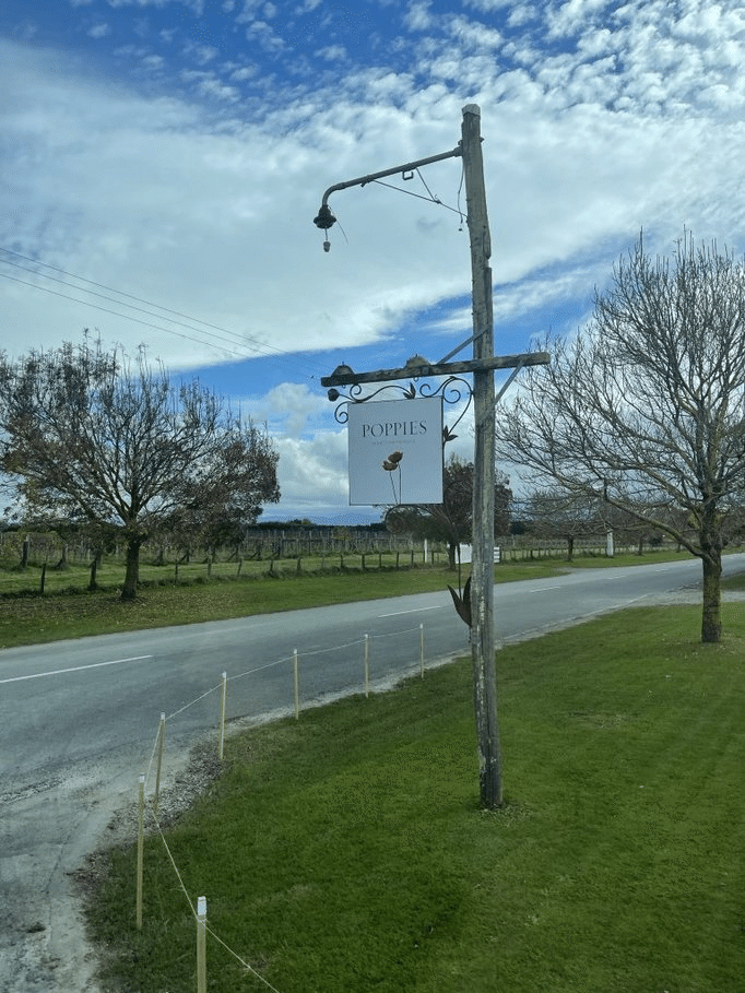 ワイナリー訪問記🍷Newzealand編16：Poppies ポッピーズ （マーティンボーロ）｜Akko_winelover