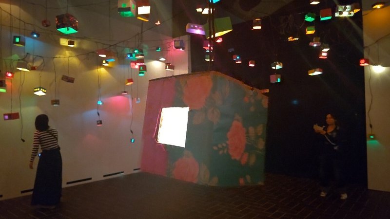 アート | されど光〜名和晃平「PixCell」シリーズに見た光の功罪｜NATSUKO