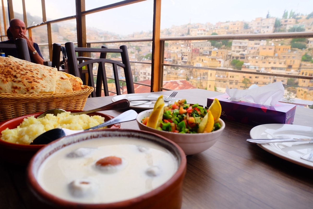 ヨルダン🇯🇴旅行記2日目③世界遺産サルトの街へ。｜East Haruko