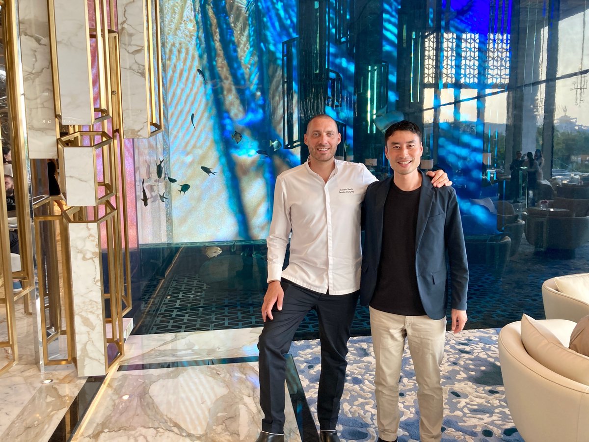 ドバイの旅（2）異次元ホテルでのアフタヌーンティー｜中村洋太