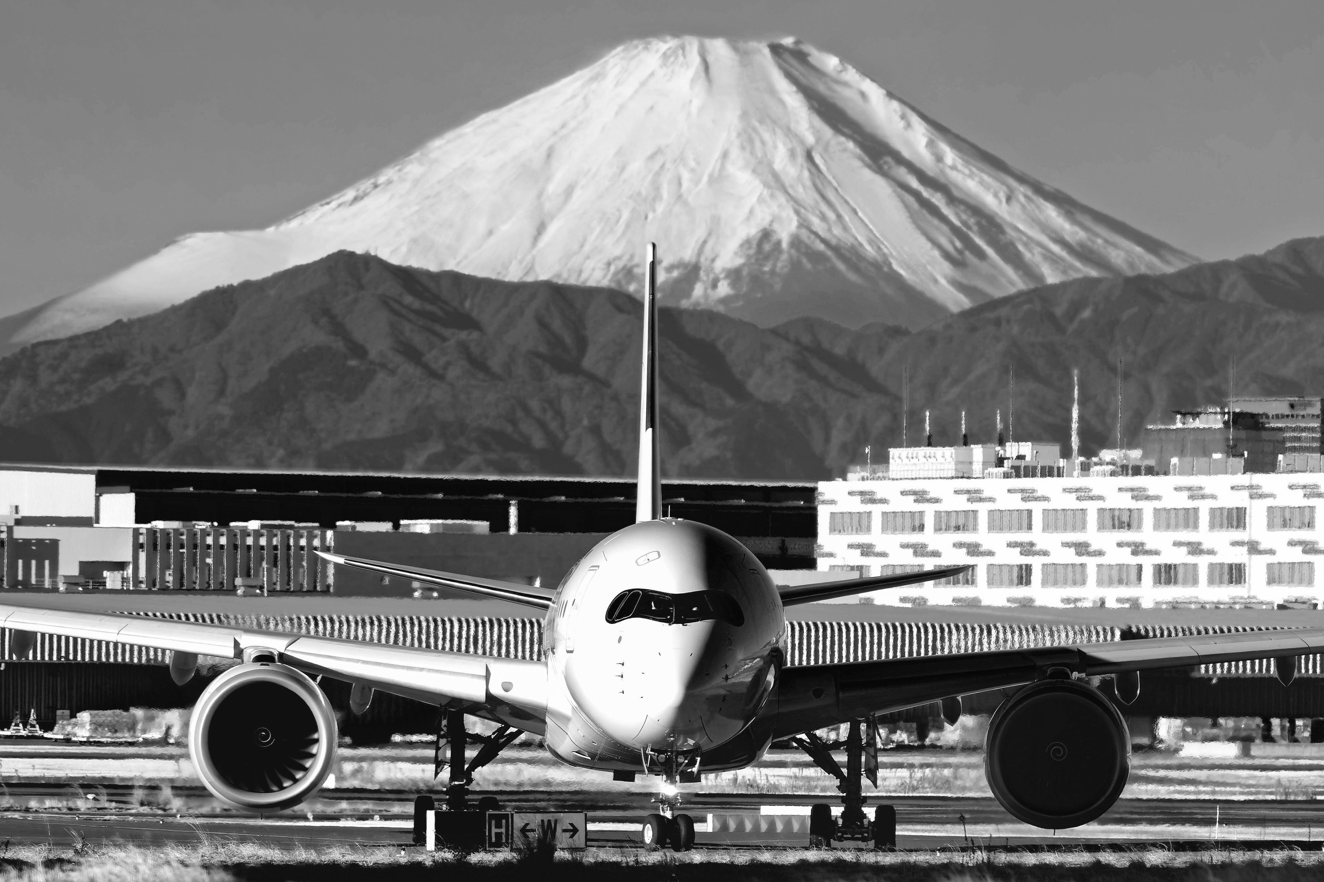 ☆羽田空港と富士山！！｜Fred☆Aoki / 航空機ロマン