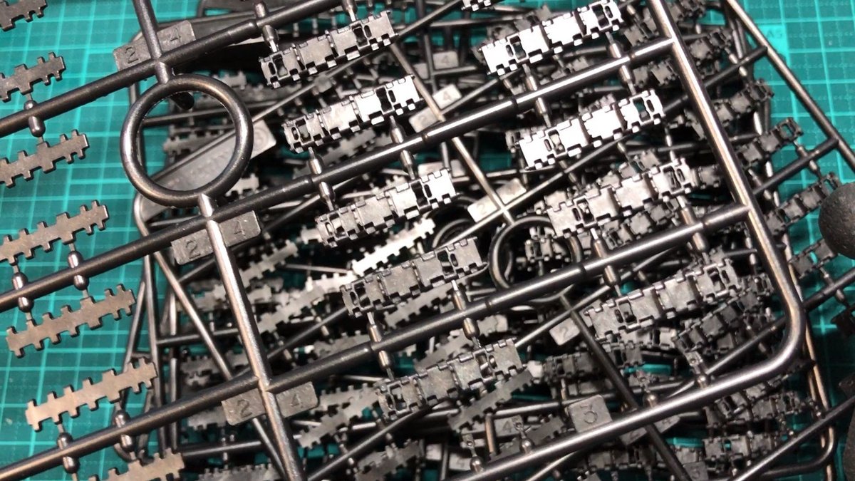 【ドラゴン】ヤークトティーガー・1/35（Dragon 6827 Jagdtiger w12.8cm PaK 80 L66）可動履帯【AFV ...