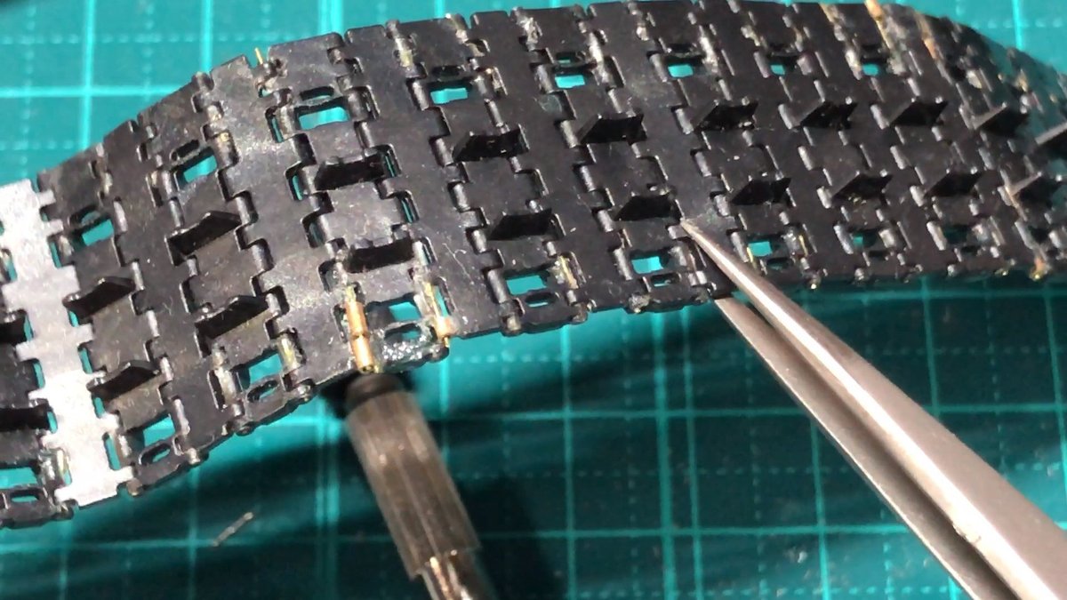 【ドラゴン】ヤークトティーガー・1/35（Dragon 6827 Jagdtiger w12.8cm PaK 80 L66）可動履帯【AFV ...