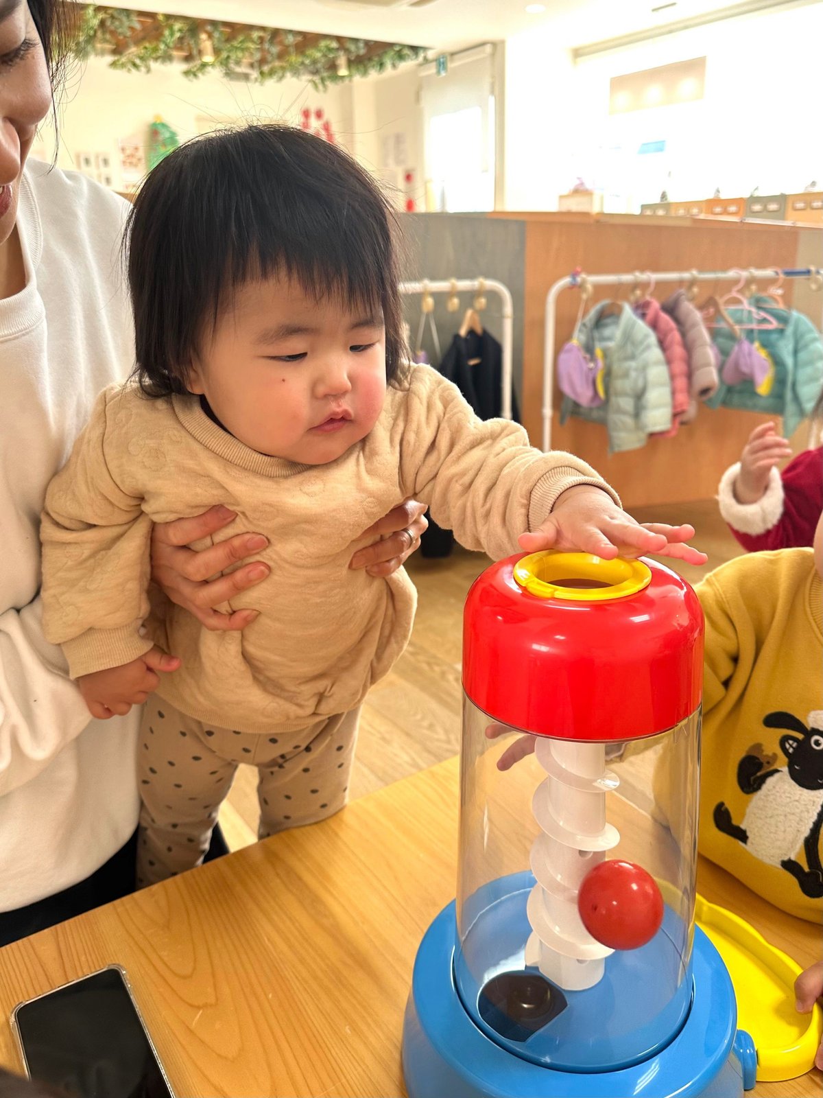 マフィスにもサンタさんがきた！（マフィス北参道）｜Maffice -マフィス- | 保育専用note