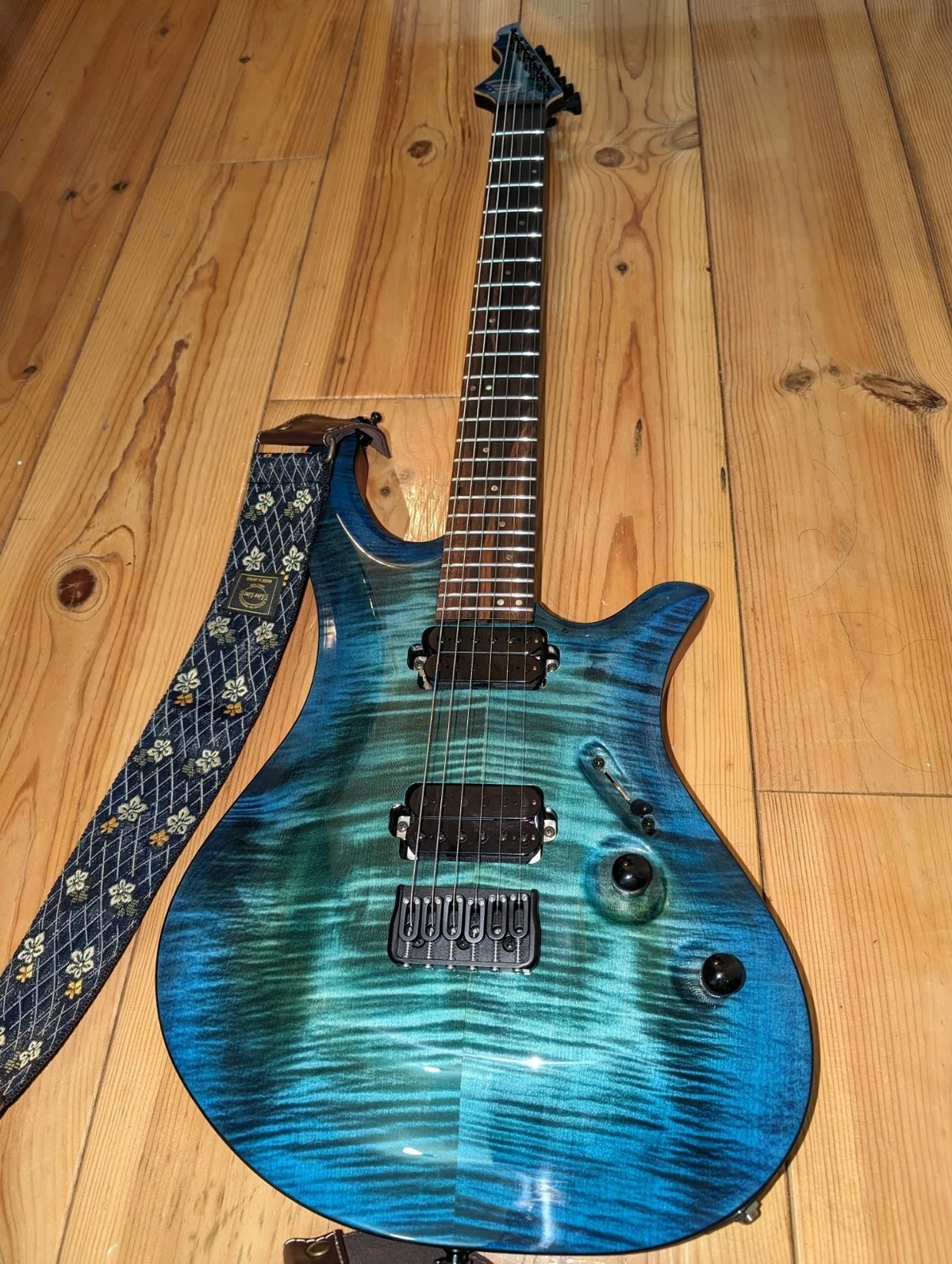 Overload Custom Guitars / Rea6｜いっちー🎸＠🐓鳥頭🐥