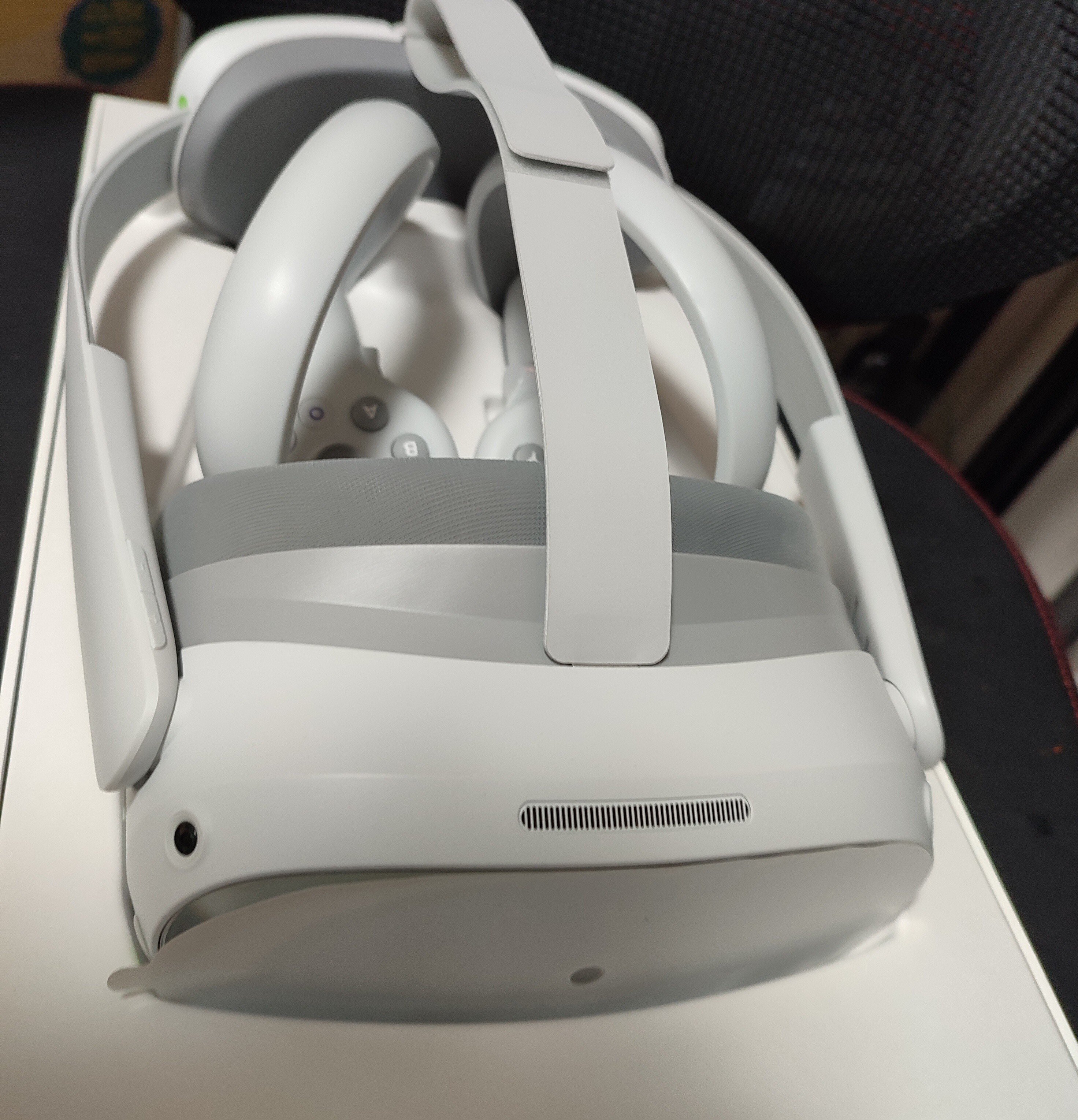 目と顔トラ動画追加)PICO4PROとPICOMotionTrackerを買って試す 目と顔トラ動画追加)PICO4PROとPICOMotionTrackerを買って試す