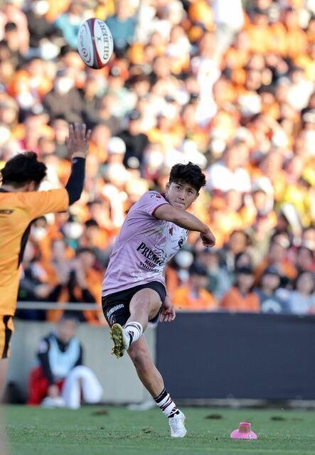 ルーキーと思えない風格。高本幹也の安定感（20230106 サントリー×神戸製鋼）｜mako