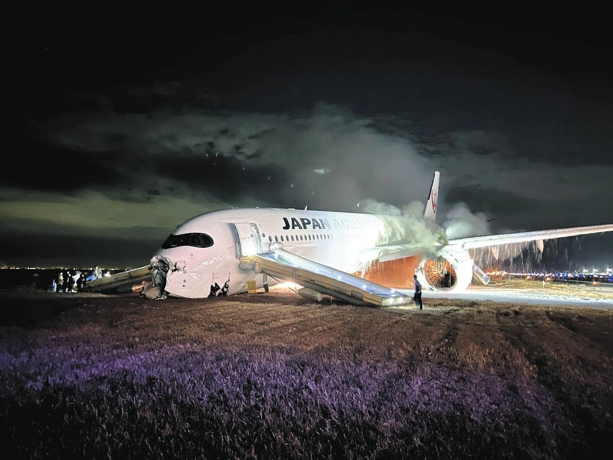 JA722AとJAL516に関する交信記録（国土交通省発表）英語（文字起こし）国土交通省による日本語訳 － 日本航空516便と海上保安庁 ...