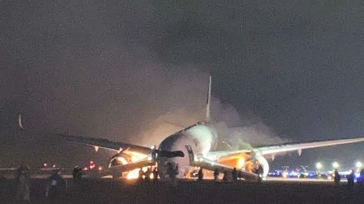 JA722AとJAL516に関する交信記録（国土交通省発表）英語（文字起こし）国土交通省による日本語訳 － 日本航空516便と海上保安庁 ...