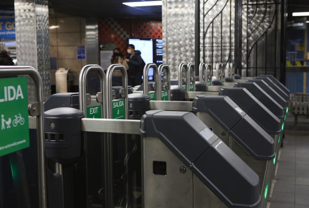 NY市地下鉄。無賃乗車型初で、新改札を導入。｜DigitalCreator