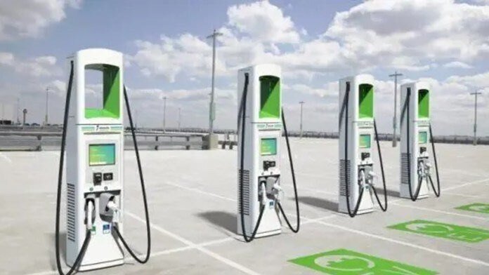 イギリスのスーパー大手セインズベリー、EV急速充電事業100店舗で展開。｜DigitalCreator