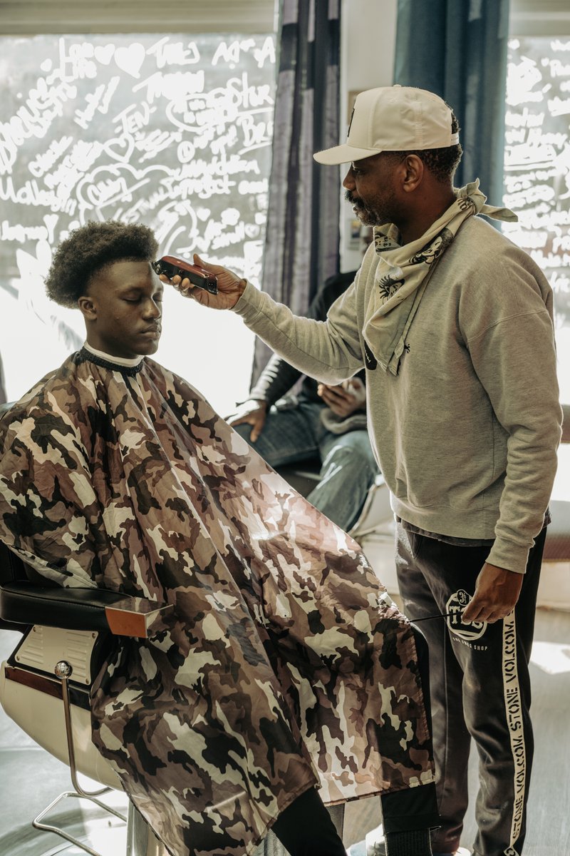 Barber ＜LEICA M10-P＞｜MOJA MOJA