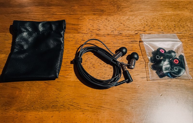 【final E3000C】 今更感はあるけれど『最高の有線イヤホン』だった件｜書店員のすヽめ