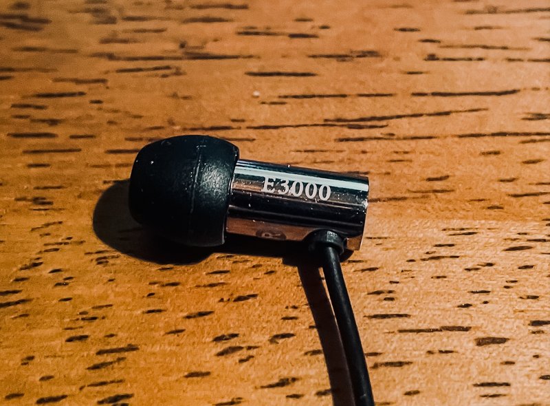 【final E3000C】 今更感はあるけれど『最高の有線イヤホン』だった件｜書店員のすヽめ