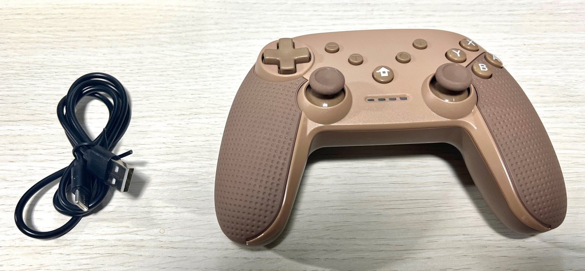 3COINSのゲームコントローラー(Switch用、2750円)を買った｜iF