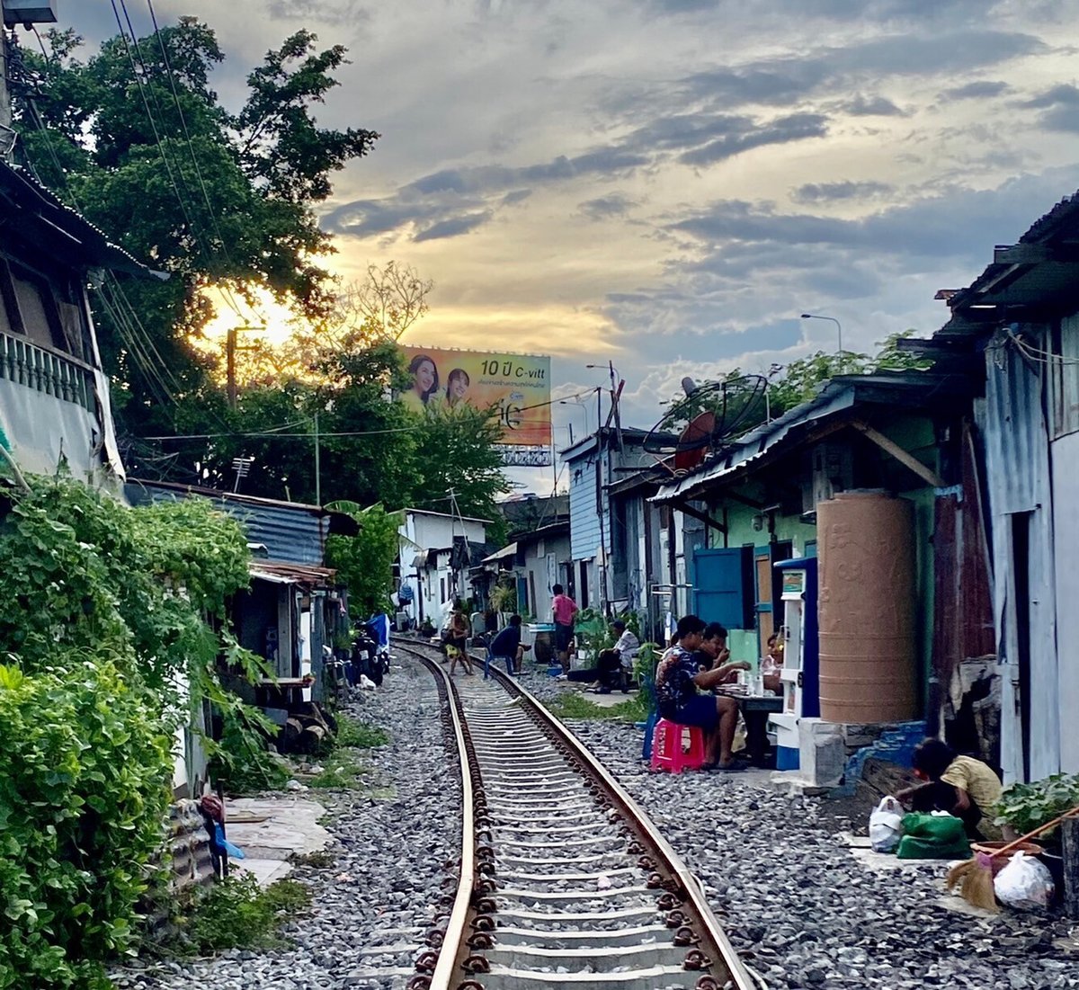 「女記者が見た、タイ夜の街」第5回：スラムから這い上がった女性たち｜Risako Hata