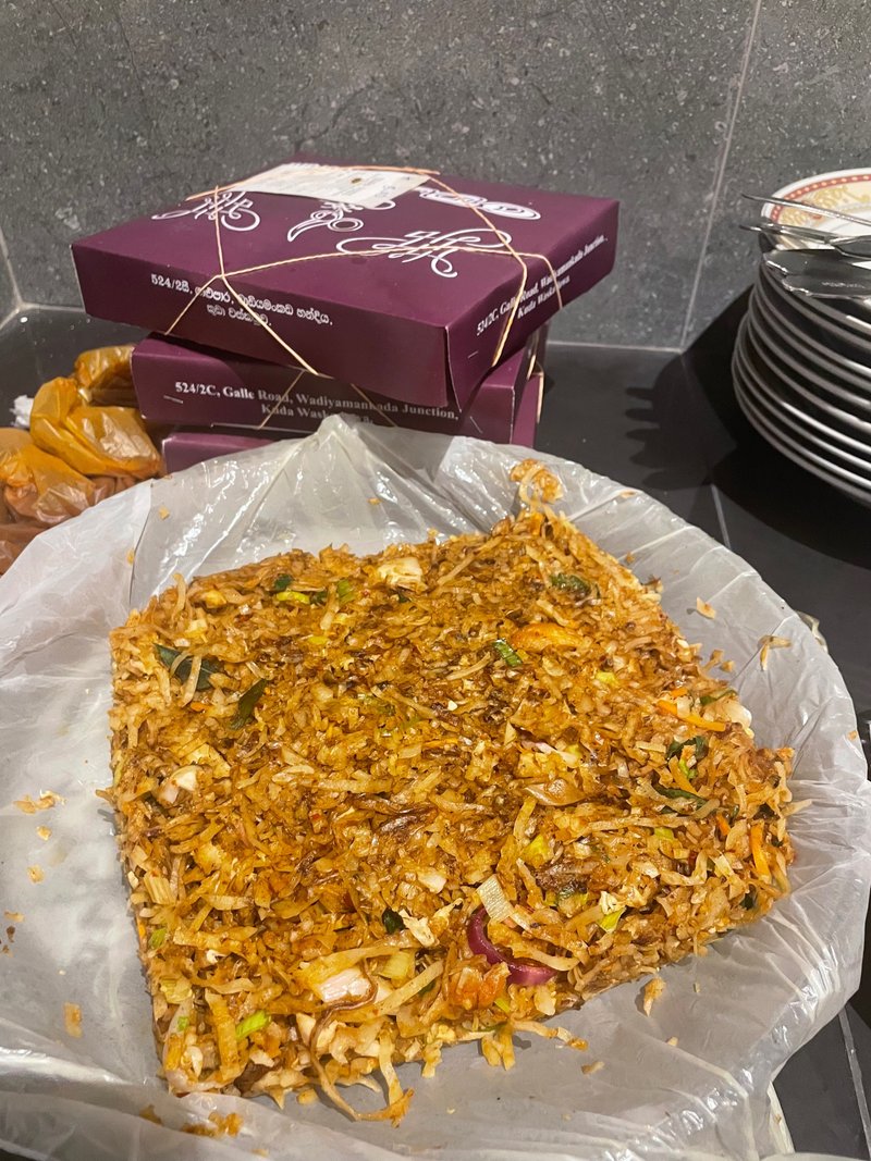 20年ぶりの再会🇱🇰｜Peamo curry