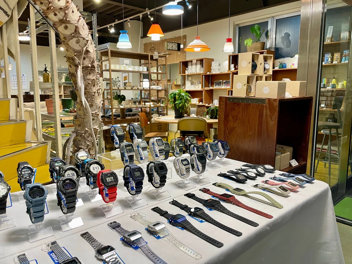 Cheap and Nice Watches !｜インテリアショップ APARTMENT