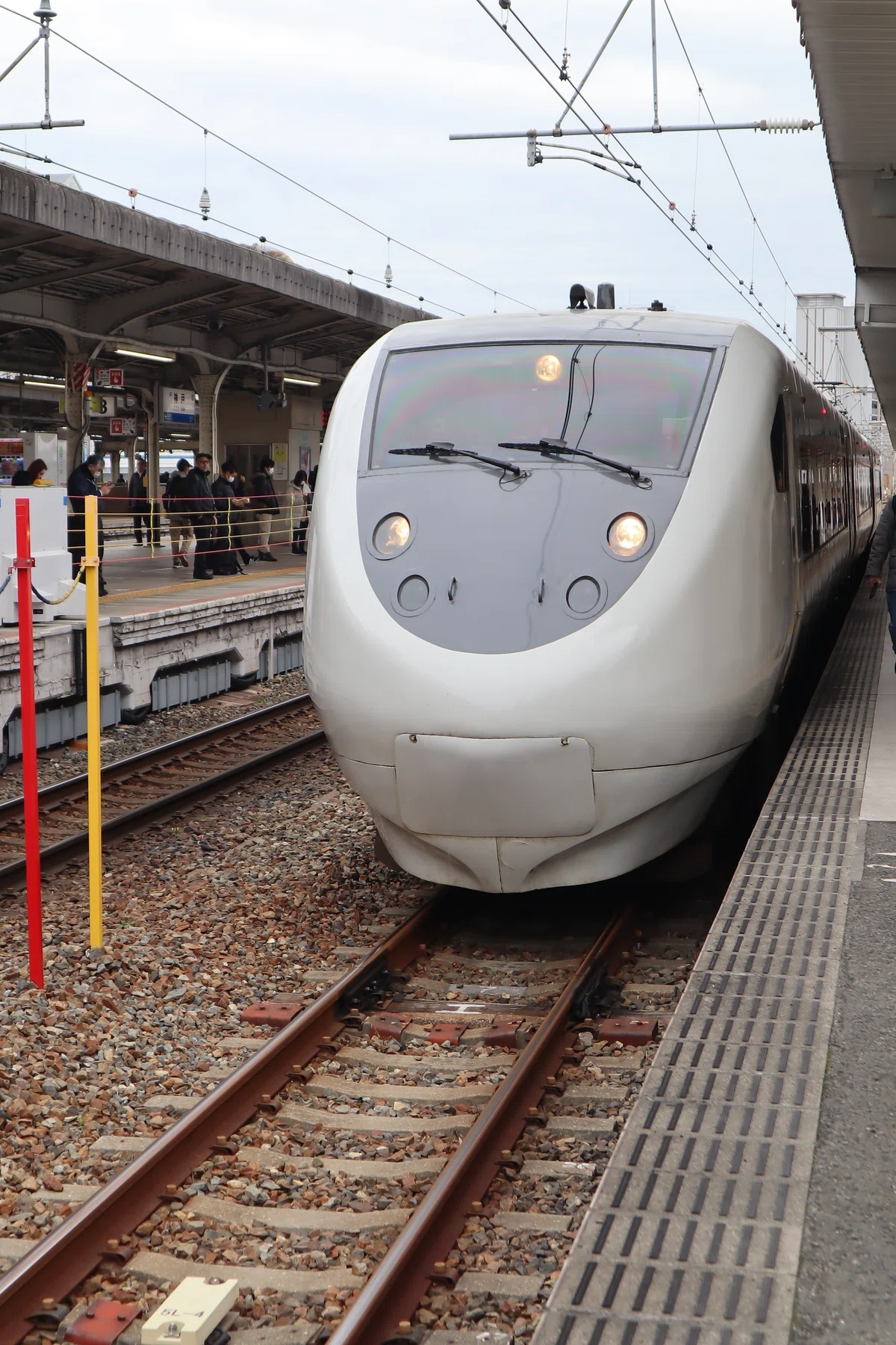 北陸特急乗り納めの旅⑤スーパー雷鳥（サンダーバード）復活！神戸から北方貨物線経由で金沢へ約4時間30分の旅｜ryokichi